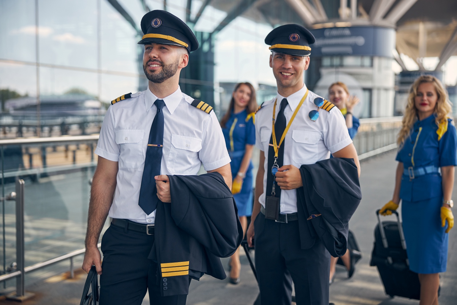 Pilot Uniform Guide: History, Stripes, & Accessories - AttireCorp